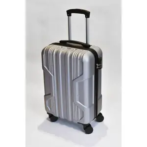 Kvalitetni koferi za udobna putovanja | Pevex